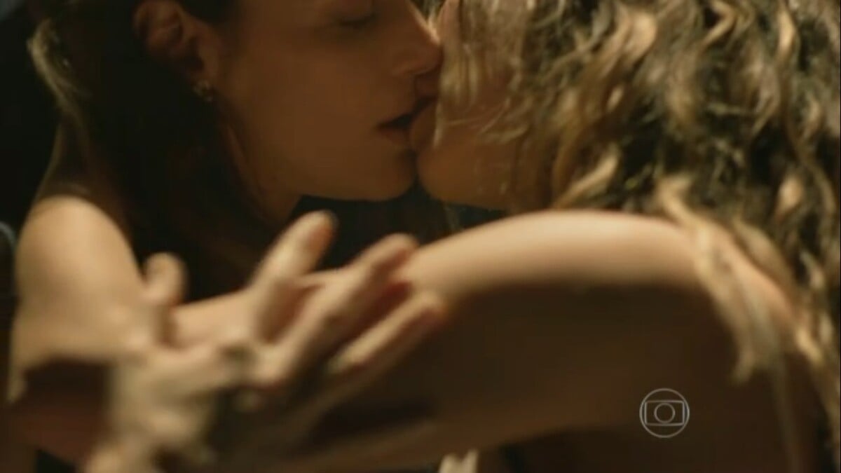 Foto Paolla Oliveira interpreta prostituta lésbica que se envolve
