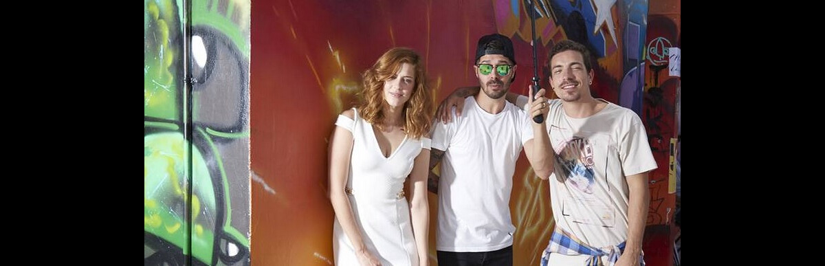 Foto Sophia Abrahão e Di Ferrero posam juntos para a grife Coca Cola