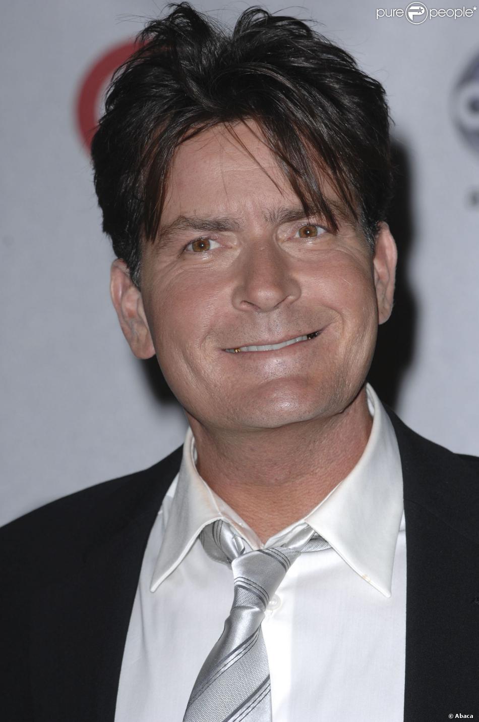 Charlie Sheen pode ser processado por atriz demitida de 'Terapia de ...