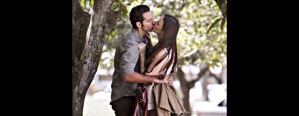 Foto: Rebeca (Paula Braun) é judia e Pérsio (Mouhamed Harfouch ...