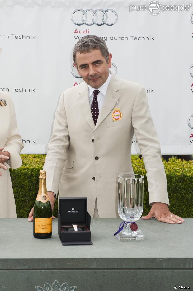 Rowan Atkinson, o Mr. Bean, recebe título honorário da rainha Elizabeth ...