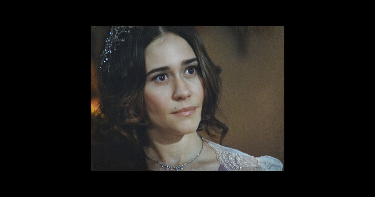 Em 'Lado a Lado', Edgar (Fragoso) diz a Catarina (Negrini) que reatou ...