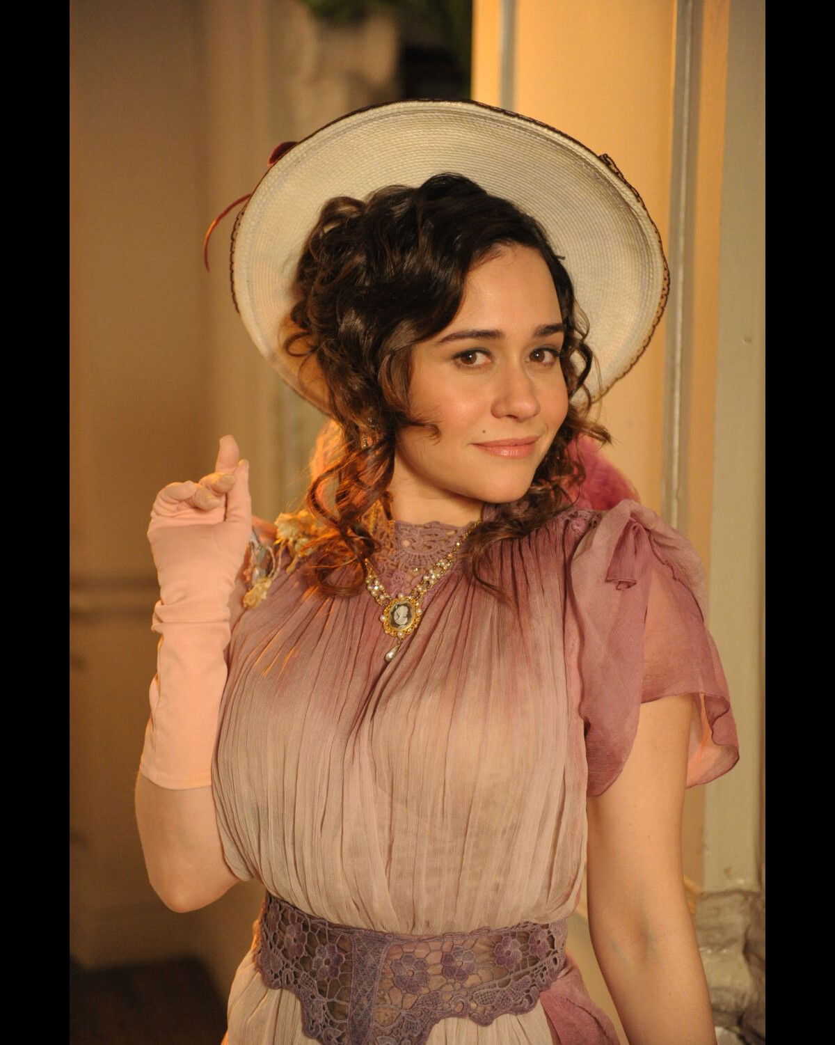 Foto: Catarina (Alessandra Negrini) fica chocada ao saber que Edgar ...