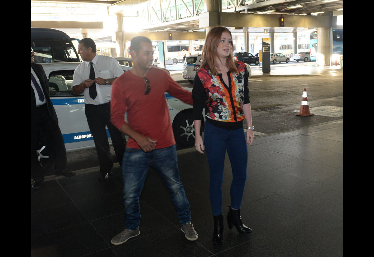 Foto: Marina Ruy Barbosa e o noivo, Xandinho Negrão, desembarcam em São ...