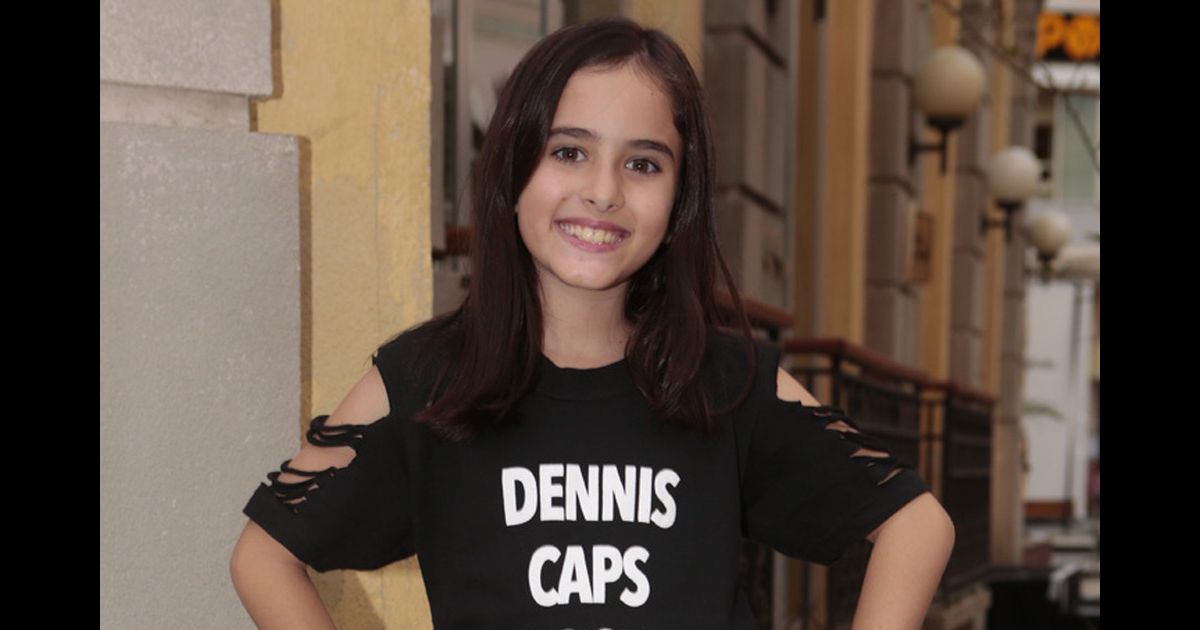 Lara Cariello também usou a camisa em homenagem ao diretor artístico ...