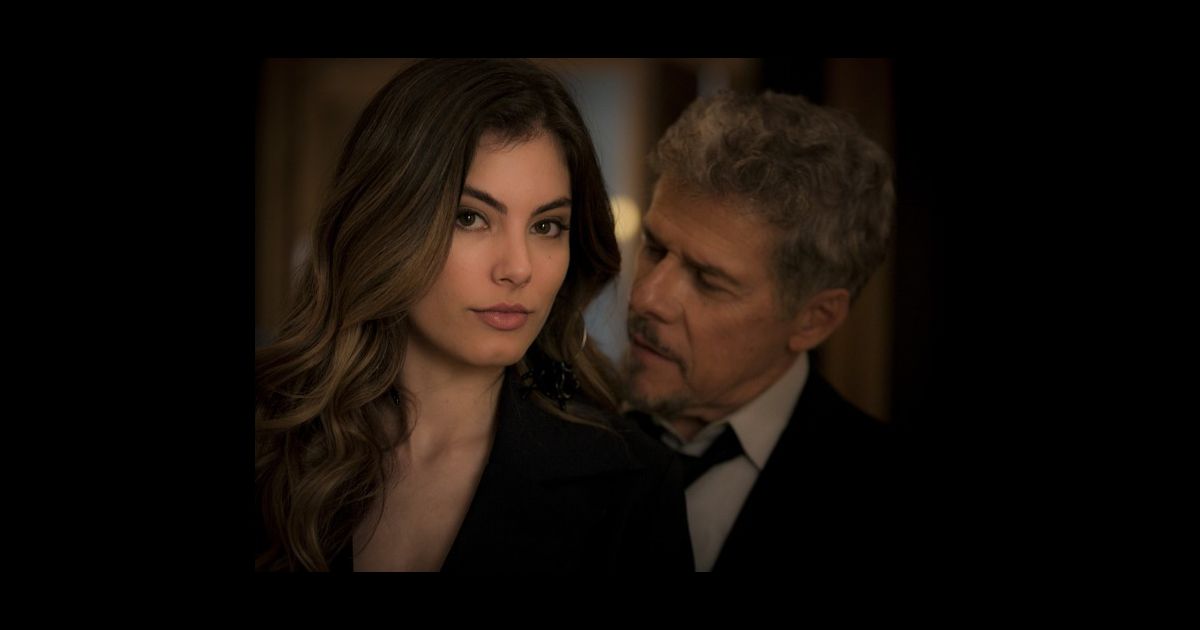 Tião (José Mayer) é agressivo com Camila (Bruna Hamú) quando ela se ... Tião (José Mayer) é agressivo com Camila (Bruna Hamú) quando ela se ...