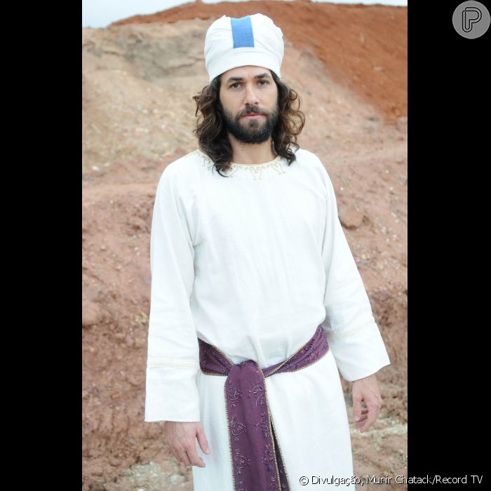 Finéias (Rafael Queiroz) ganha olhar de ódio de Bogotai (Marcelo ...