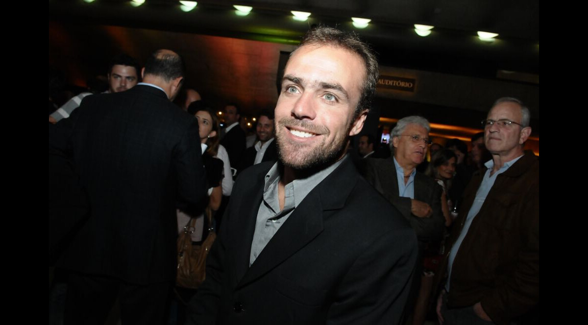 Foto: Roger participa do evento "Movimento por um Futebol Melhor" e ...