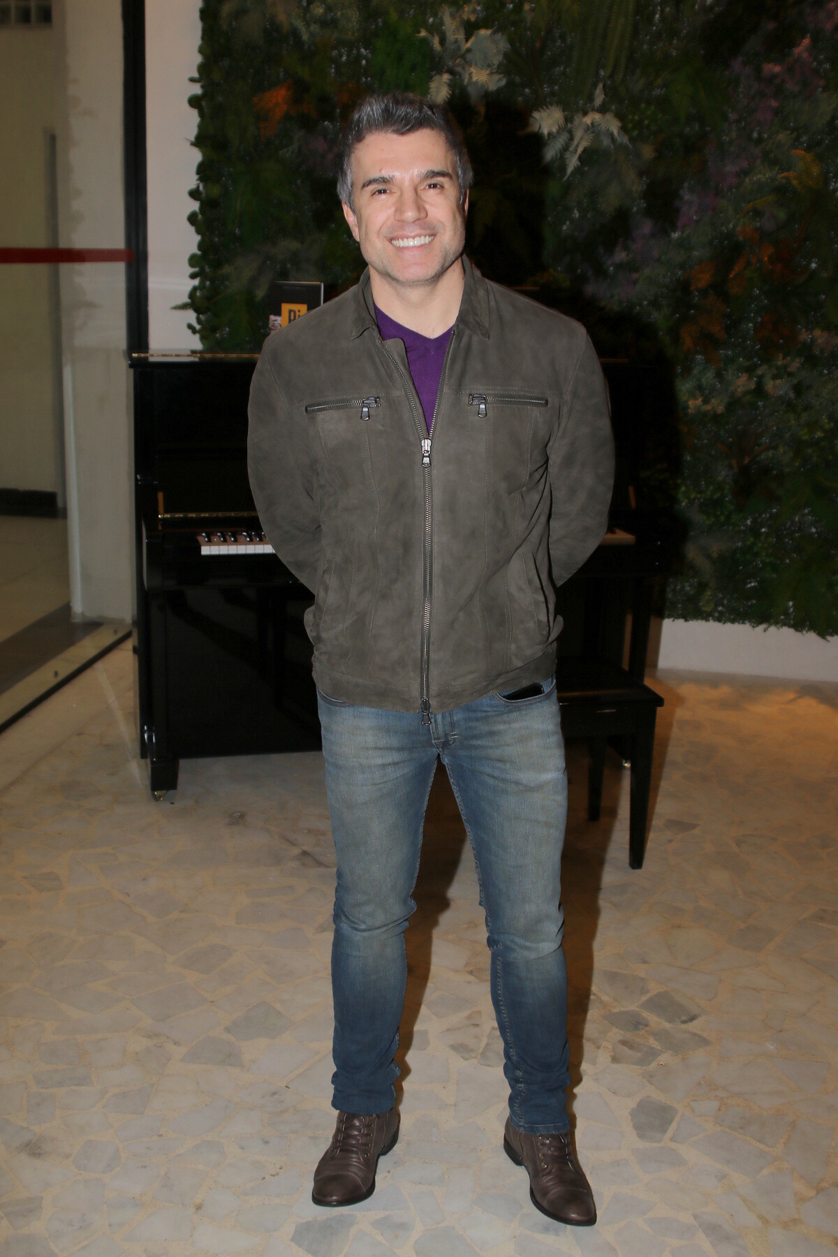 Foto: Jarbas Homem de Mello na sessão para convidados da peça 'Pi ...