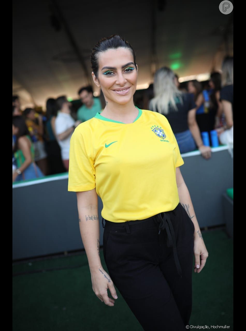 Cleo vai abordar temas como feminismo e beleza em vídeos em seu canal ...