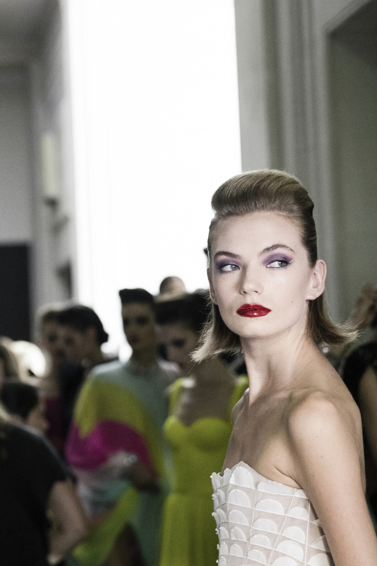 Foto: Make em tom de roxo na passarela da Ralph & Russo. O batom ...
