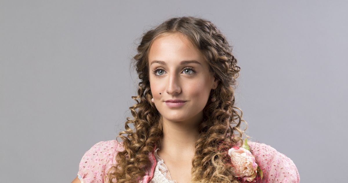 Lídia (Bruna Griphao), grávida de Uirapuru (Bruno Gissoni), vai ser ...