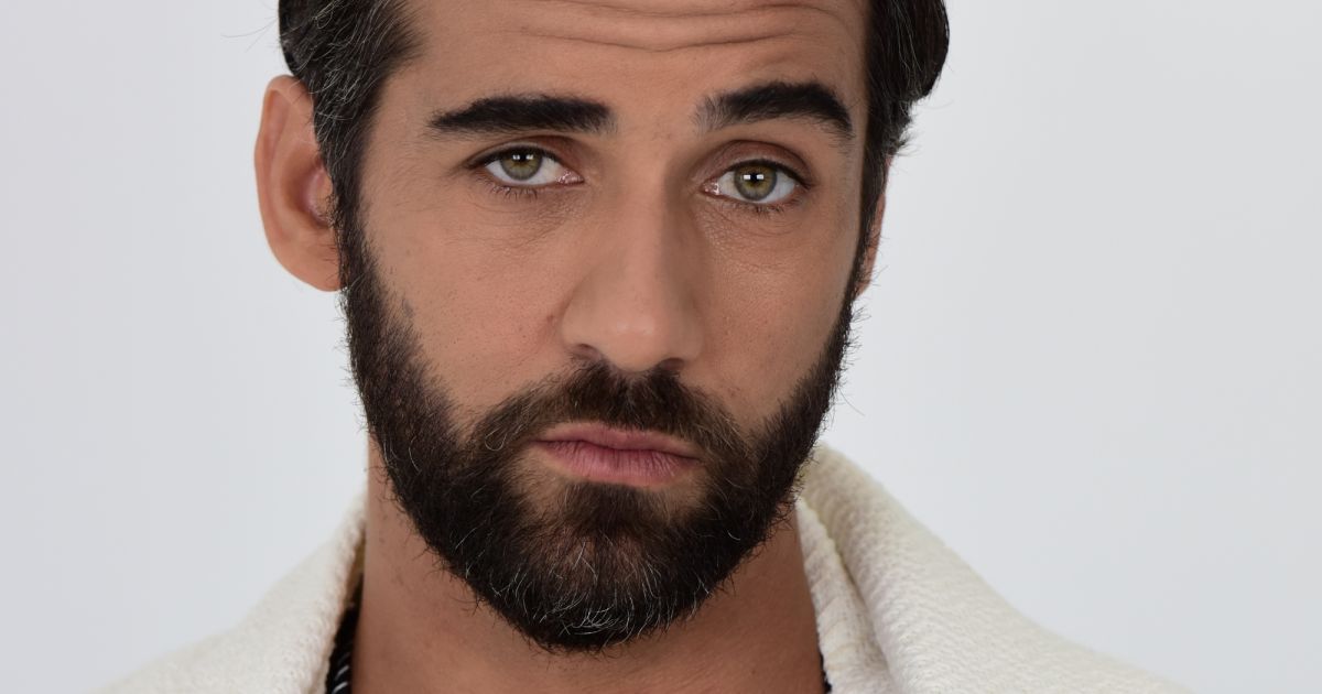 Simão Fariseu (Rafael Sardão) é marido de Laila (Manuela do Monte), por ...