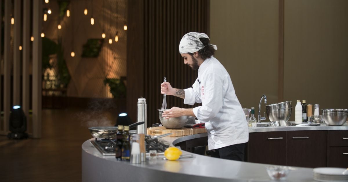 Hugo, finalista do 'MasterChef', preparou um o ragu de coelho com pirão ...