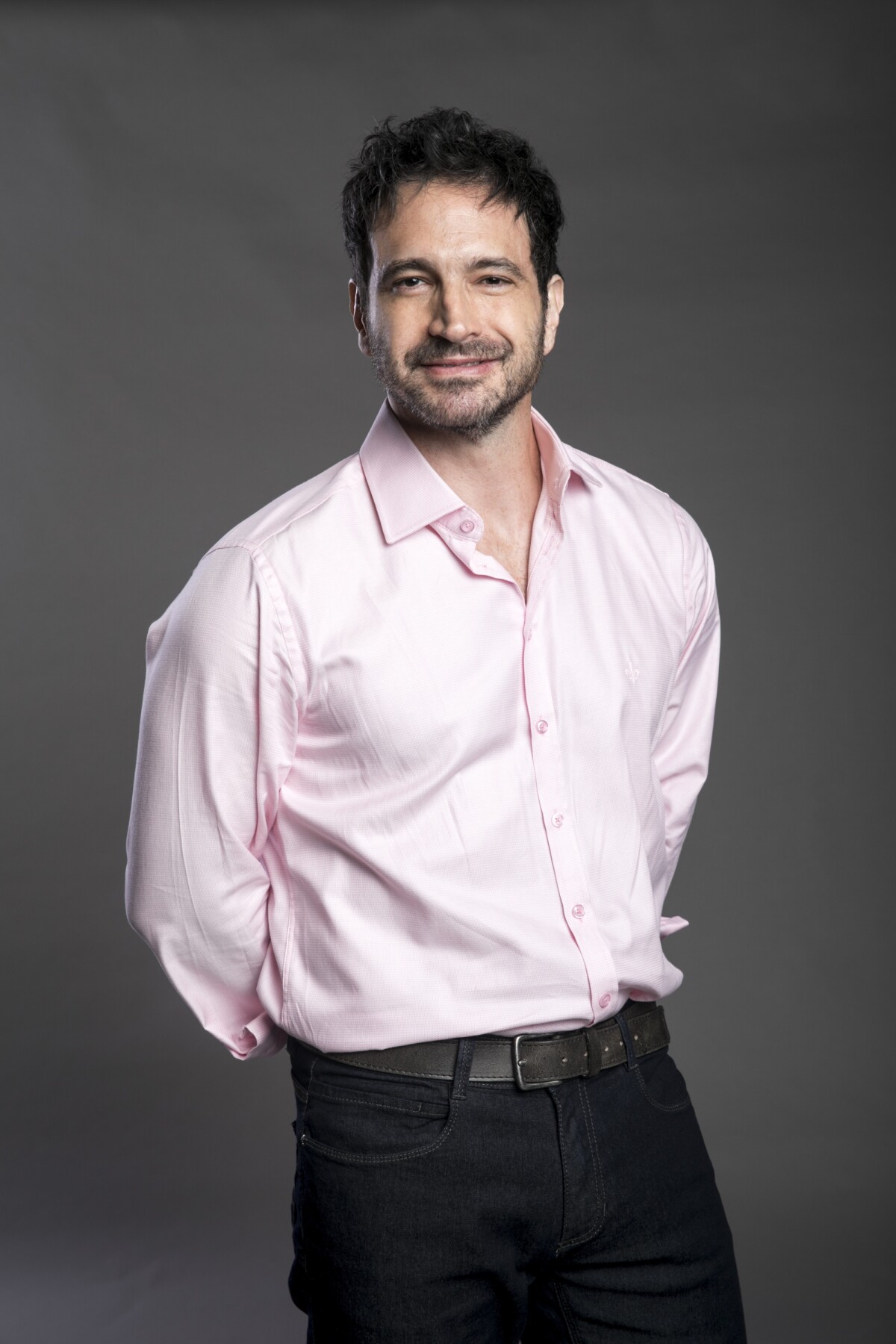 Foto: Edgar (Caco Ciocler) se revolta ao saber que é filho de Zefa ...