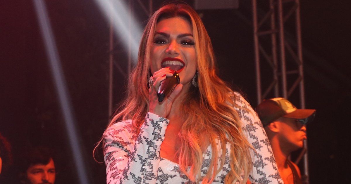 Kelly Key cantou 'Baba' na festa de 1 milhão de inscritos no canal de ...
