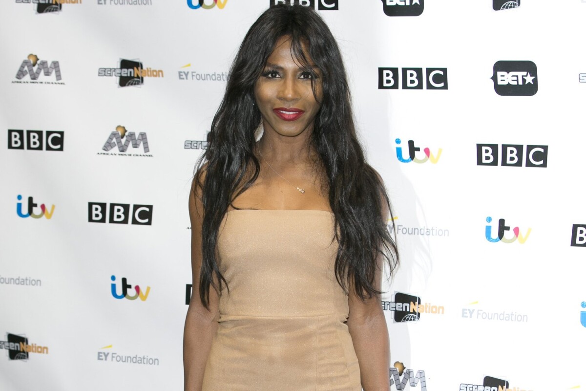 Foto: A cantora Sinitta foi um dos primeiros amores de Brad Pitt. Os ...