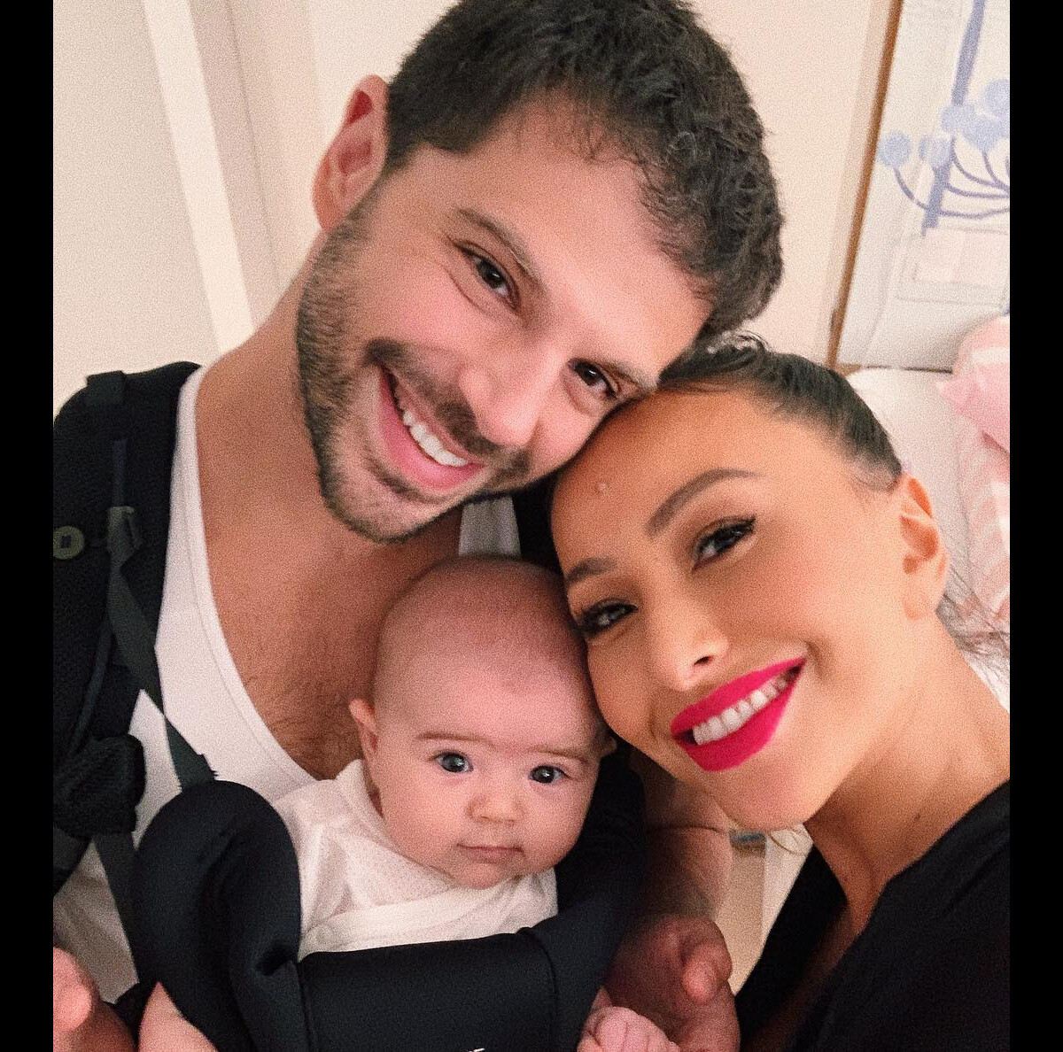 Foto: 'Zoe mandando beijinho', disse Sabrina Sato - Purepeople