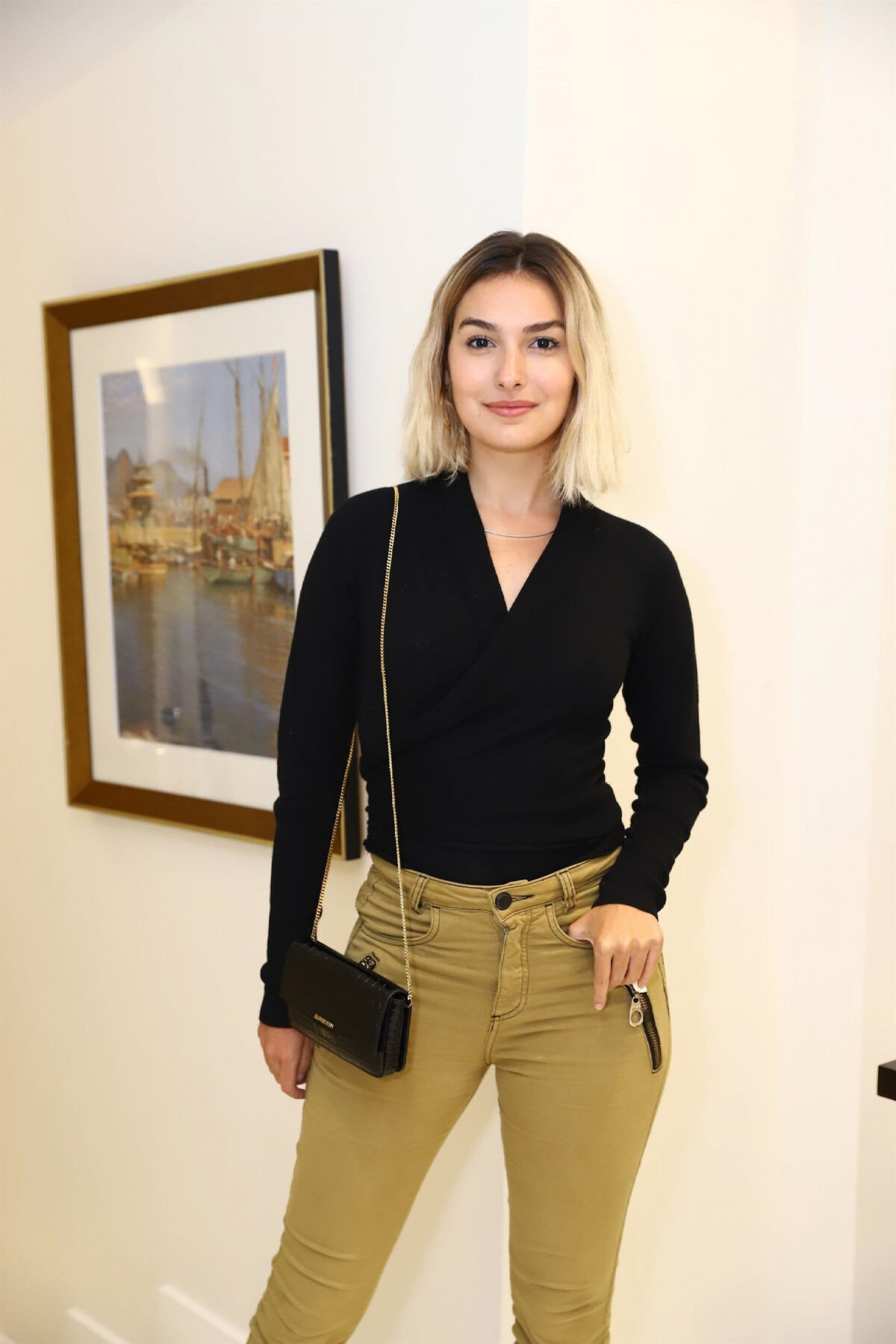 Foto: Marina Moschen marcou presença em karaokê fashion no Rio de ...