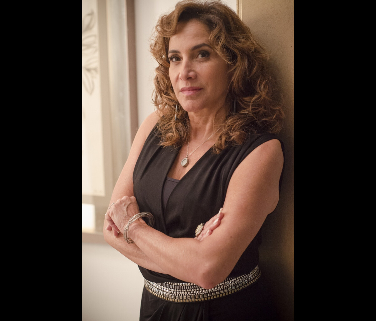 Foto: Wanda (Totia Meirelles) rouba uma moto e consegue fugir de ...