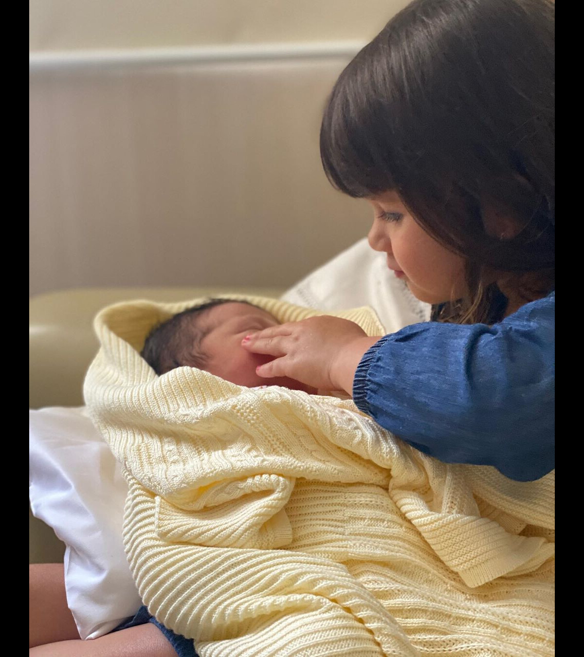 Foto: Filhos de Cristiano encantam em foto com o cantor e a mãe, Paula ...
