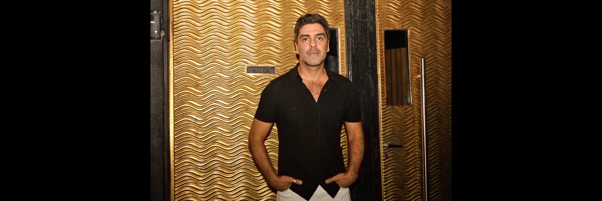 Foto: Junno Andrade posa para fotos - Purepeople