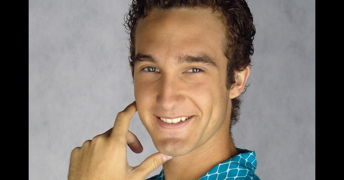 Novela 'Floribella': Betinho (Gabriel Lasmar) é fera na informática e ...