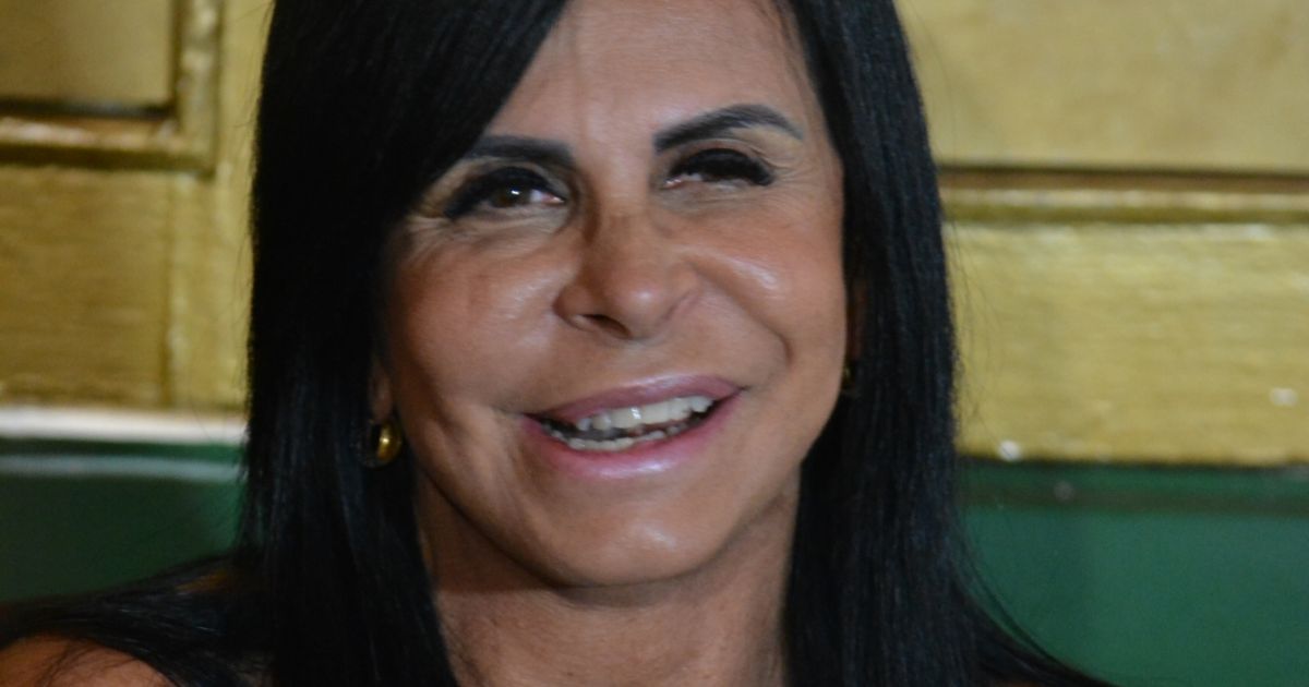 Gretchen Miranda posou de biquíni em lua de mel com o marido, Esdras de ...