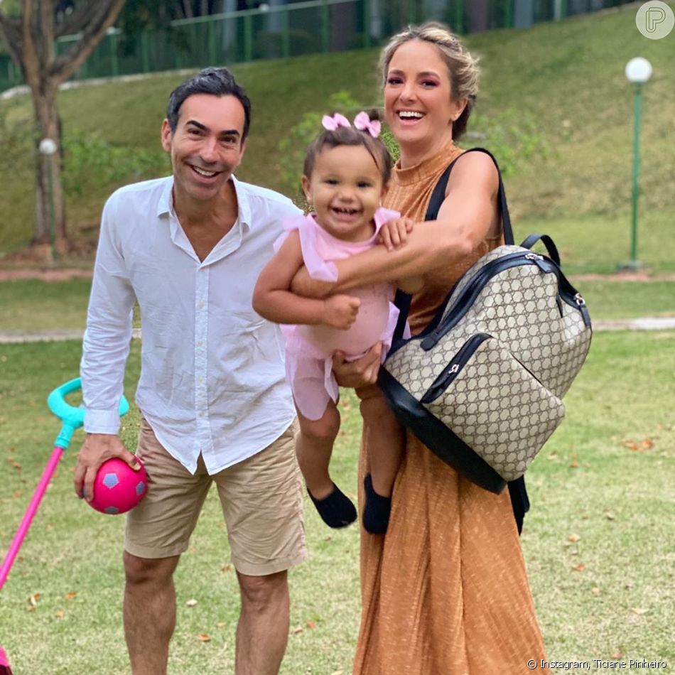 Cesar Tralli se derreteu ao ver a filha, Manuella, diante da TV ao vê ...