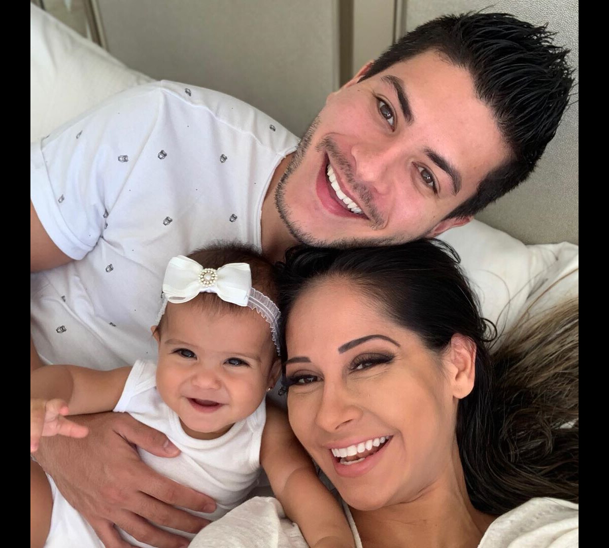 Foto: Mayra Cardi agradece Arthur Aguiar por Sophia - Purepeople