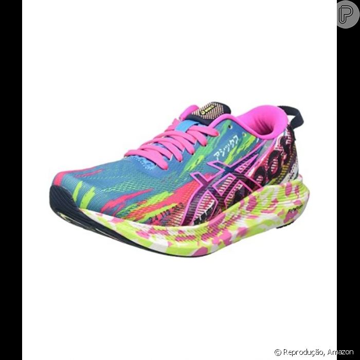 O tênis colorido traz impacto ao look de treino mais básico - Purepeople