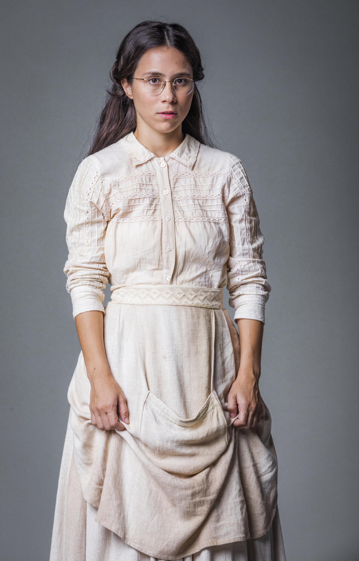 Foto: Dolores (Daphne Bozaski) é a irmã de Pilar (Gabriela Medvedovski ...