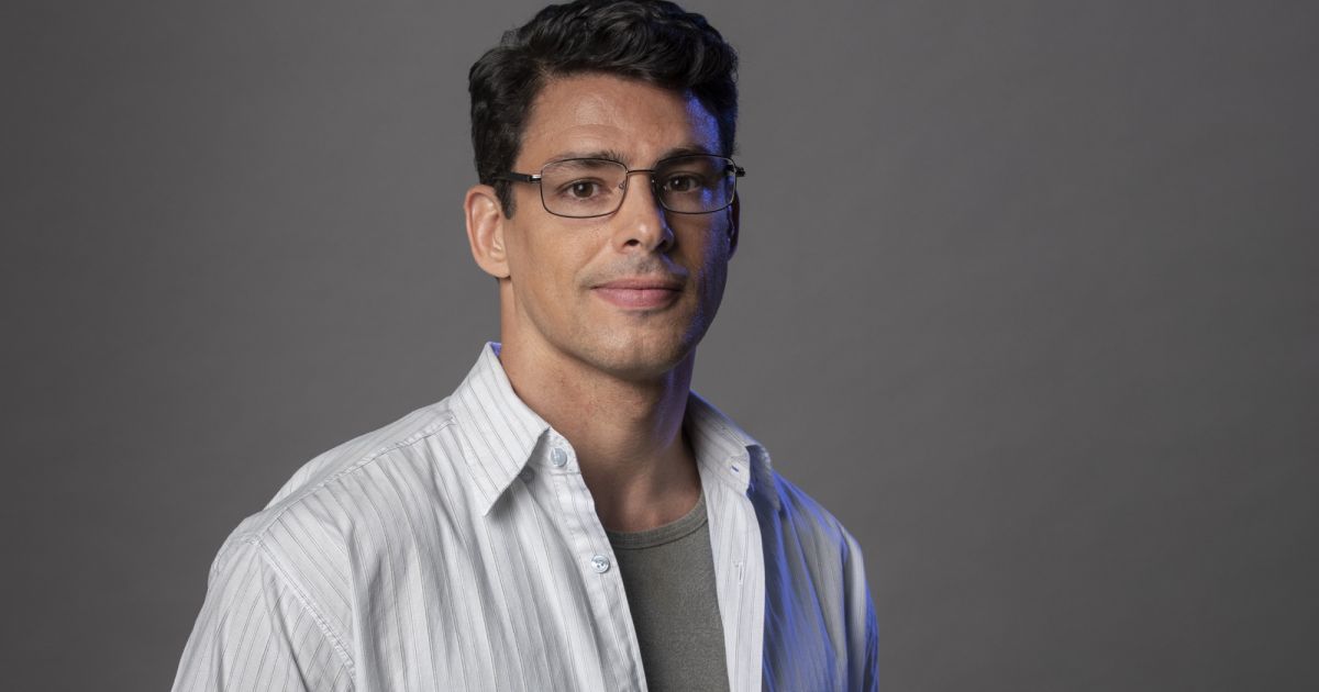 Christian (Cauã Reymond) não é adotado por Elenice (Ana Beatriz ...