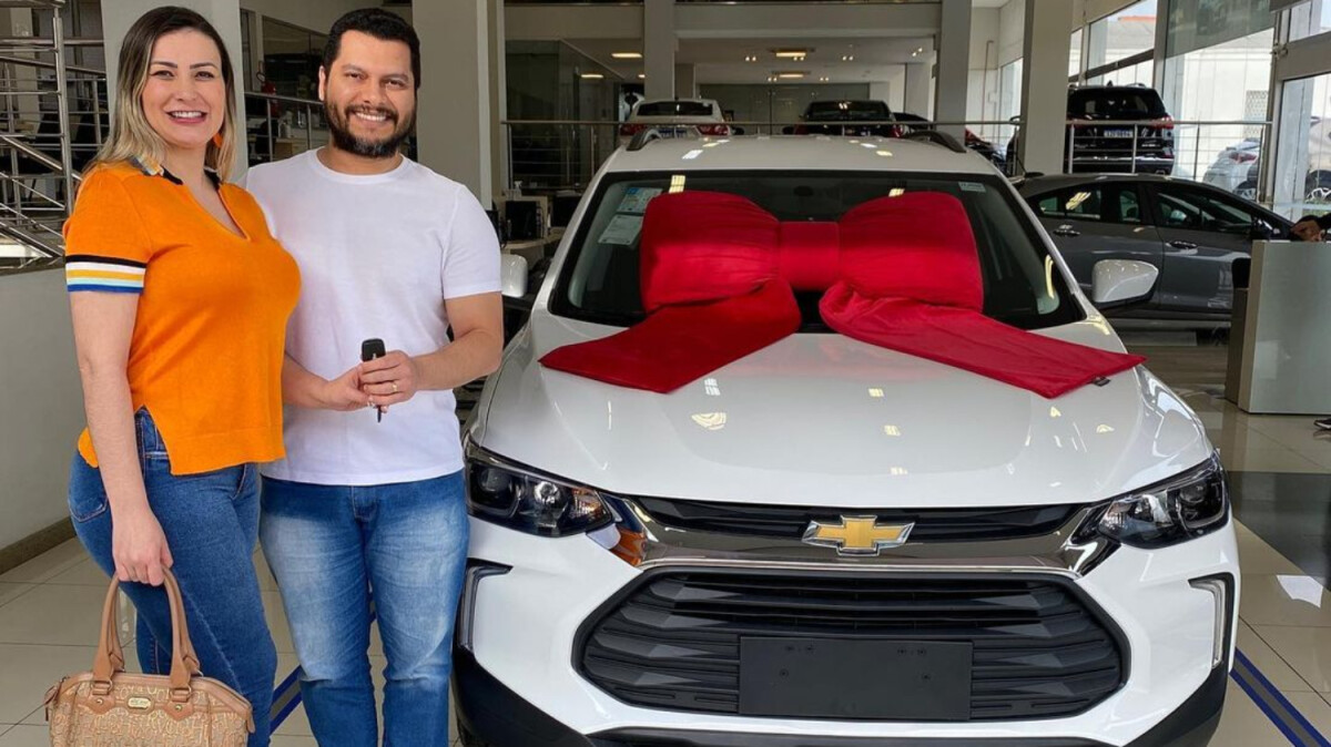 Foto: Andressa Urach e o marido, Thiago Lopes, compraram carro avaliado ...