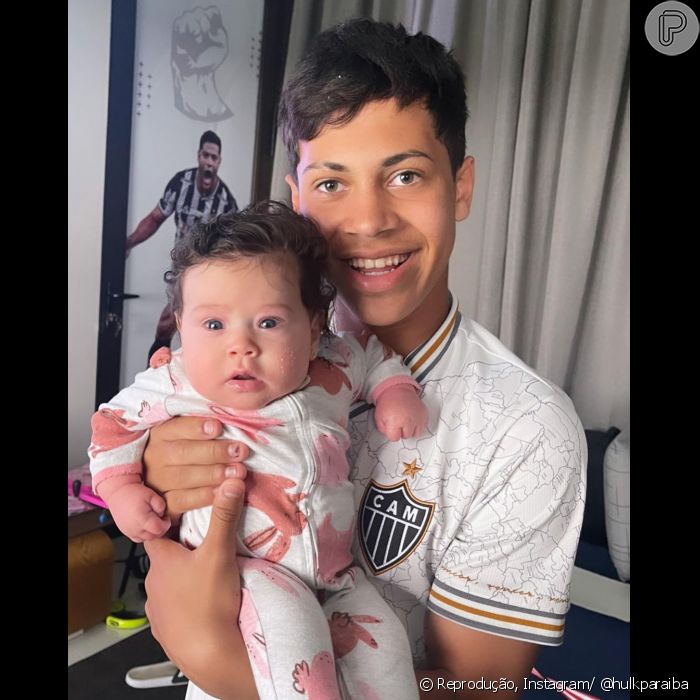 Hulk postou fotos dos filhos com Iran e Camila Ângelo juntos - Purepeople