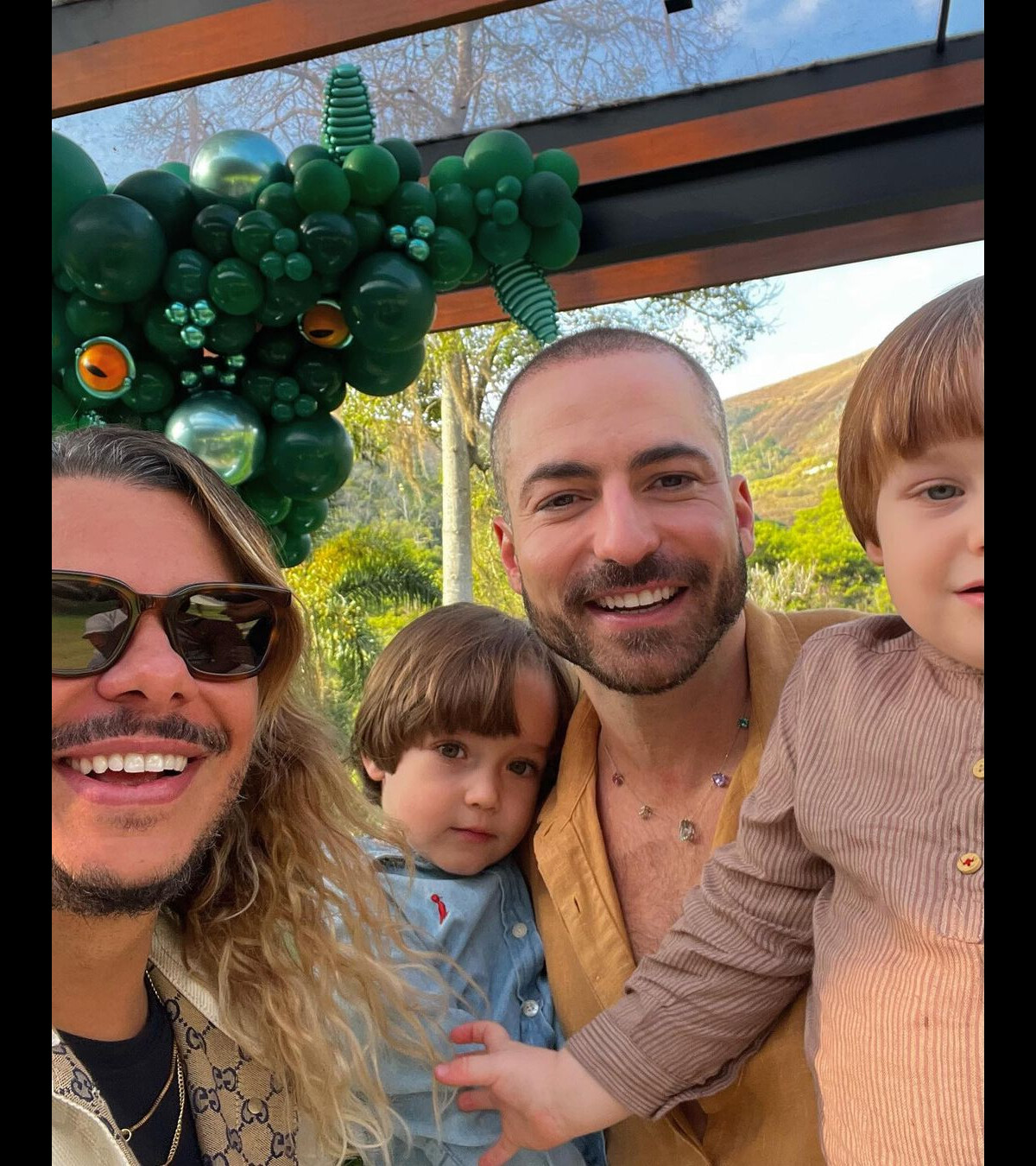 Foto: Os filhos de Paulo Gustavo e Thales Bretas com o humorista Marcus ...