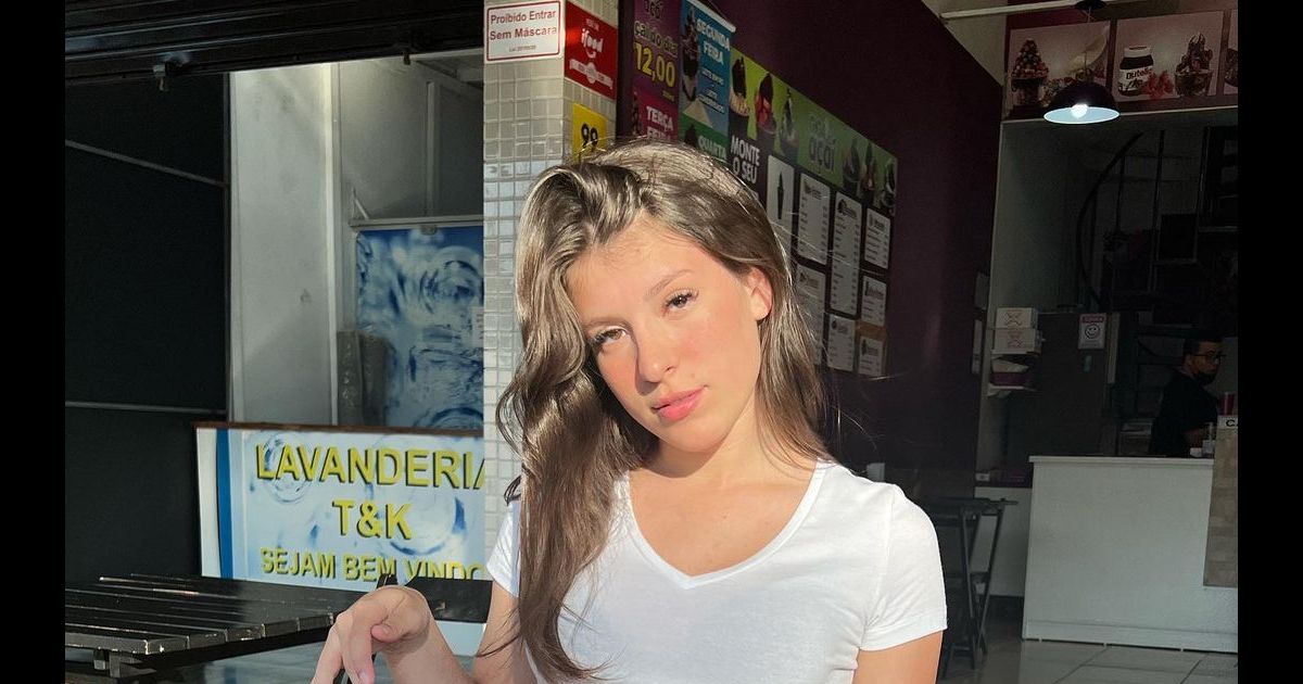 Conversa de Neymar foi com a influenciadora Anna Lis - Purepeople