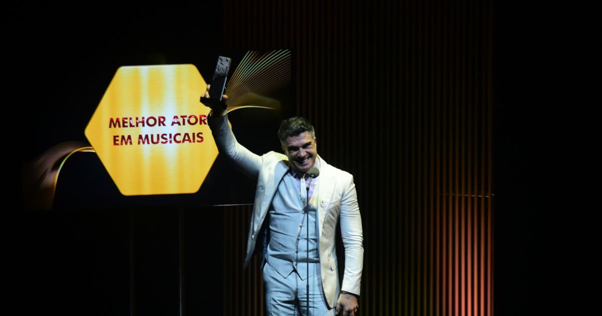 Jarbas Homem de Mello levou troféu na categoria Melhor Ator em Musicais ...