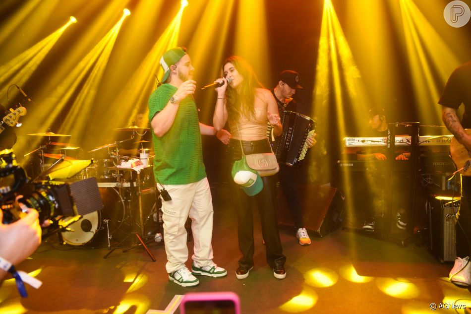 Filha de Fátima Bernardes e William Bonner, Bia Bonemer canta com ...