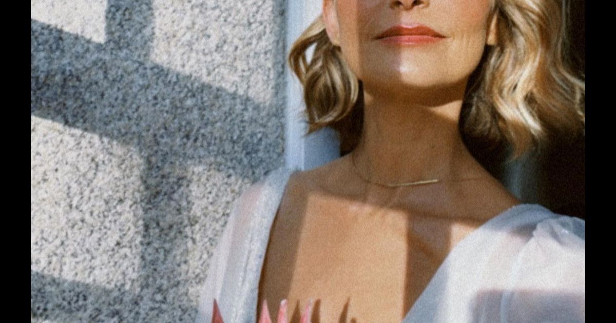 Uma única flor foi o buquê de Fernanda Rodrigues: a atriz escolheu a ...