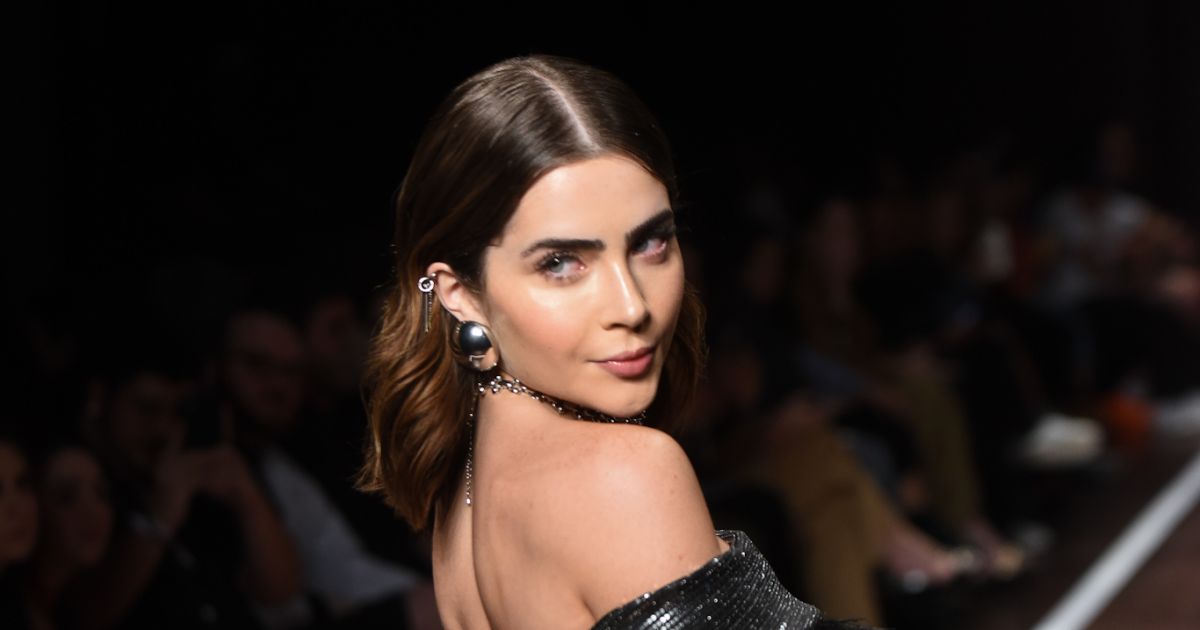 Jade Picon desfilou com cabelo no estilo wet hair, uma das principais ...