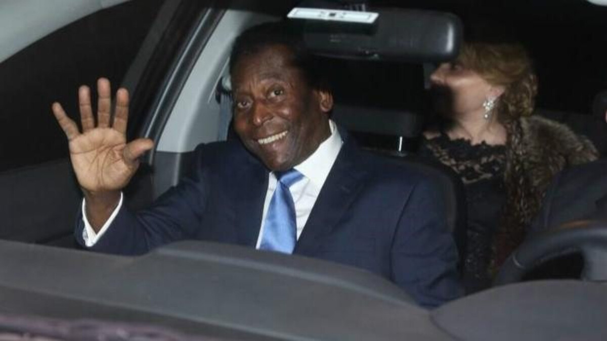 Foto: Pelé luta contra um câncer no cólon - Purepeople