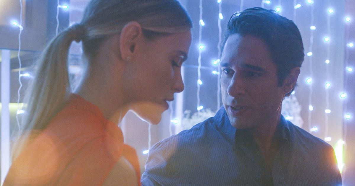 Sara (Isabelle Nassar) revela a todos no Natal de Guida (Alessandra ...