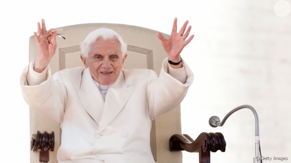 Morre Papa Bento XVI aos 95 anos: Vaticano confirma morte do religioso ...
