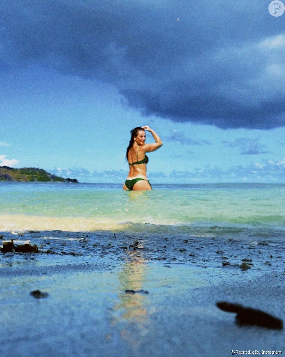Paolla Oliveira posa de biquíni fio-dental e valoriza bumbum volumoso. Fotos!: fotos - Purepeople
