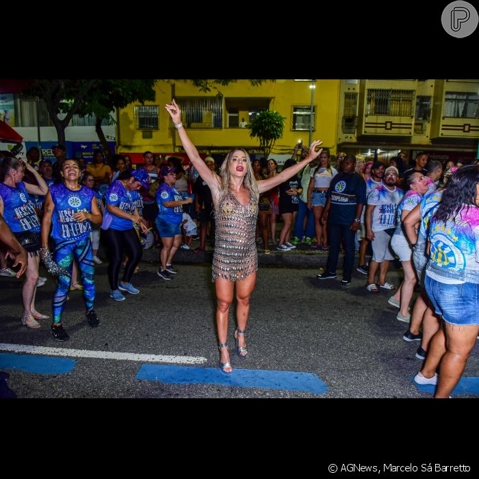 Gabi Martins arrasou com vestido curto transparente metalizado para ...