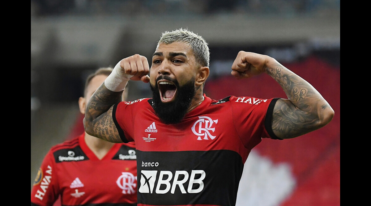 Foto: O cabelo descolorido está em alta entre jogadores de futebol ...