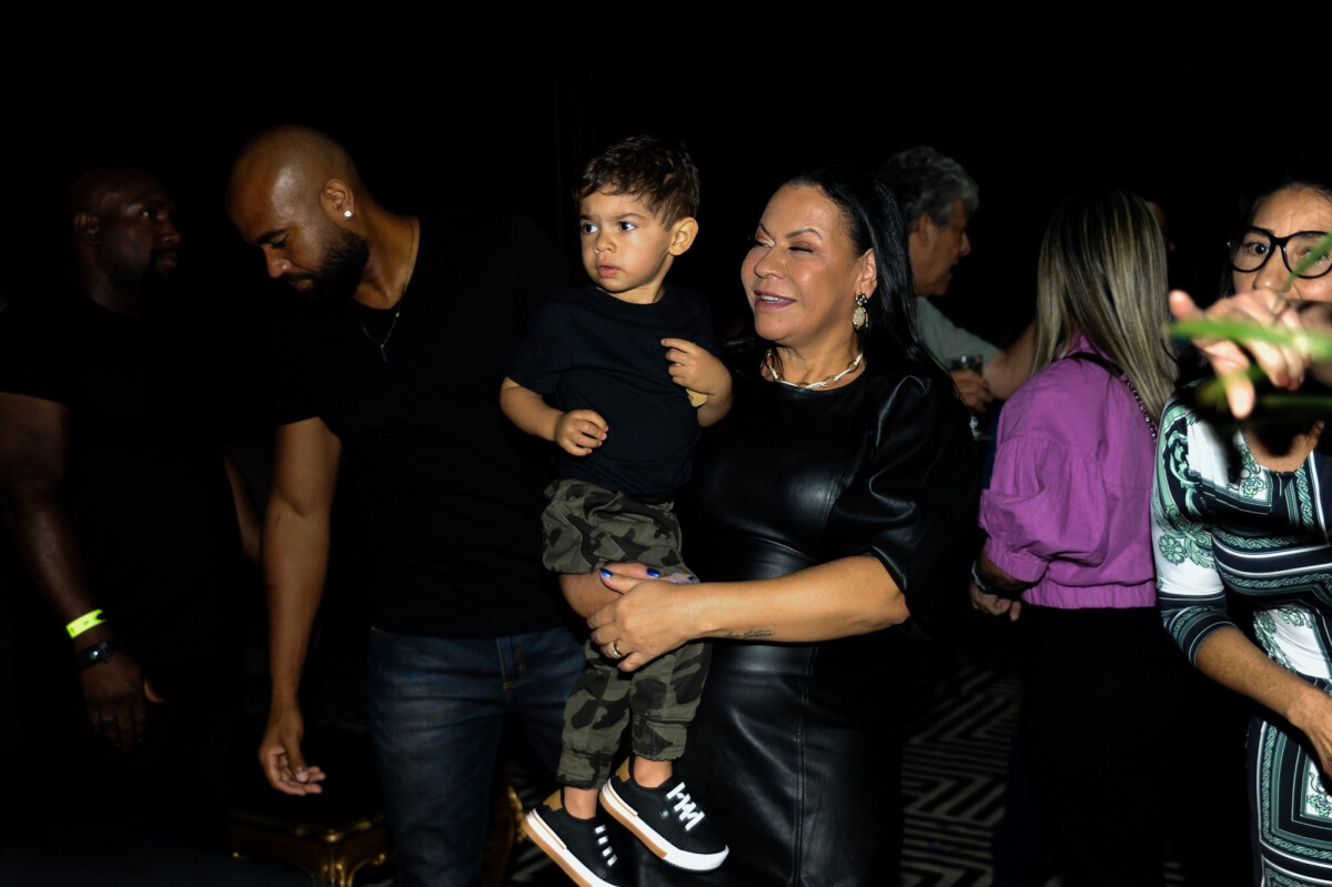 Foto: A guarda do pequeno Léo, filho de Marília Mendonça, é ...