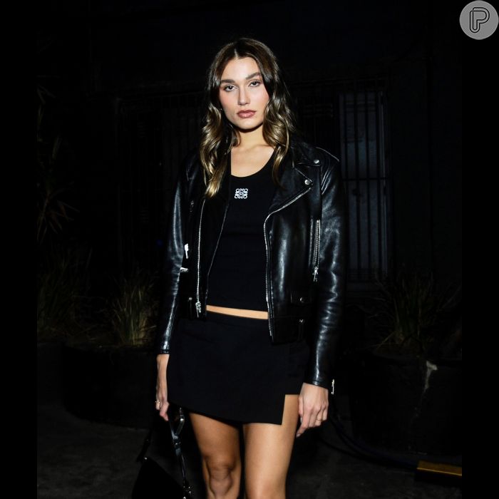 Filha de Xuxa, Sasha Meneghel escolheu um look all black para a festa ...