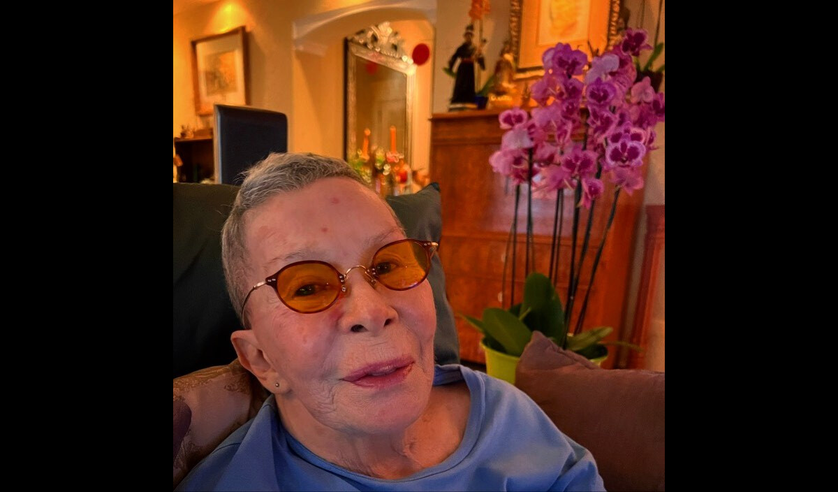 Foto: Rita Lee emocionou os fãs com a sua primeira foto em casa ...